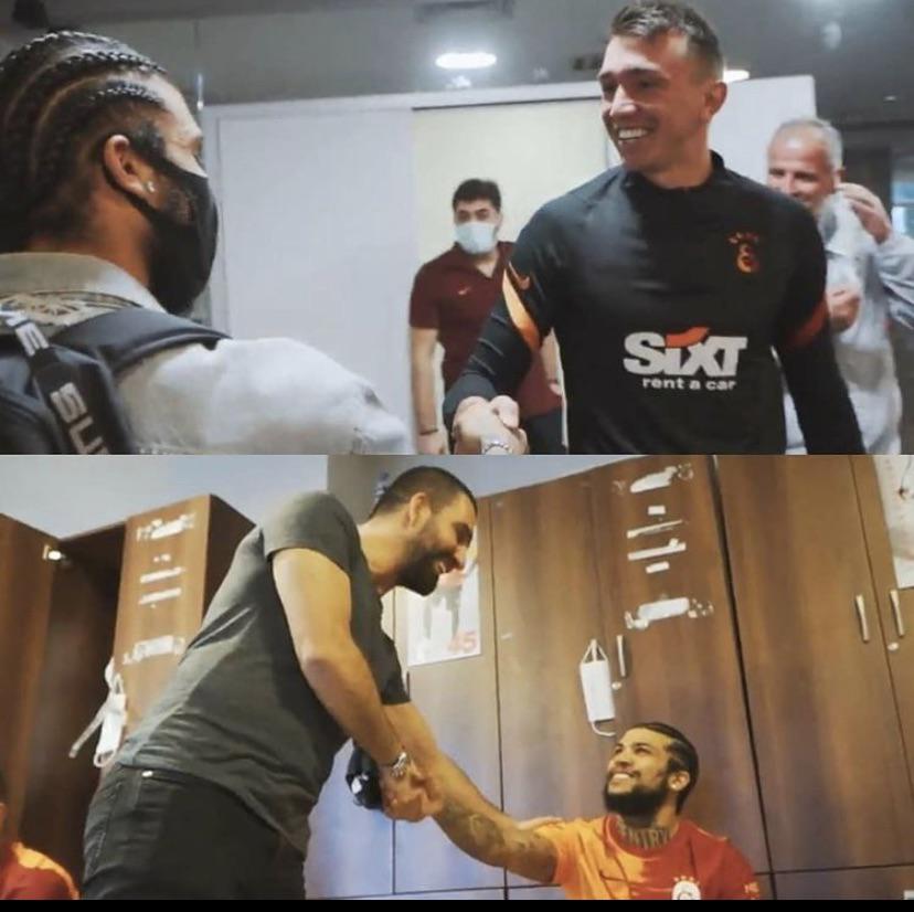 Deandre Yedlin met the captains | Scrolller