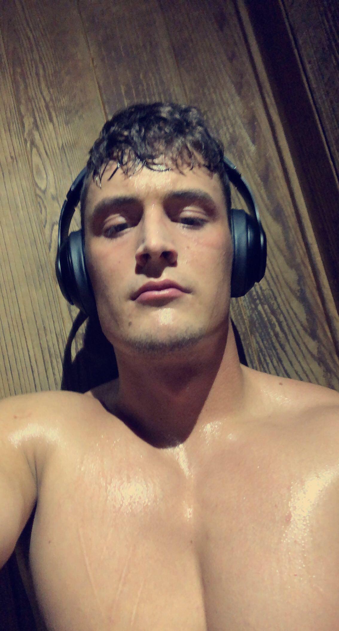 Who wants to come sit in the sauna with me 😈 | Scrolller