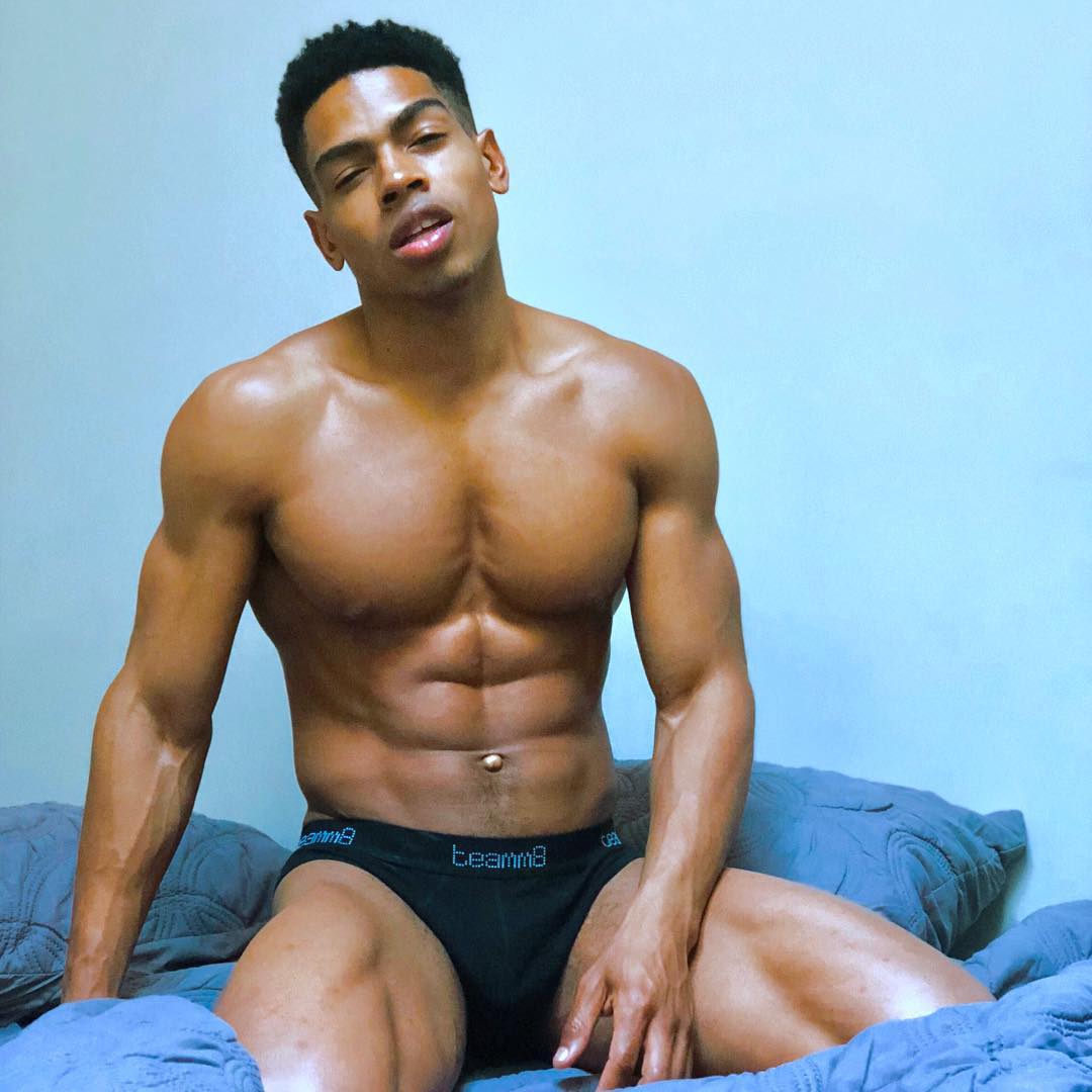 Denzell Theodore | Scrolller