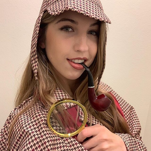 Detective Frivvi (costume from her Twitch stream) | Scrolller