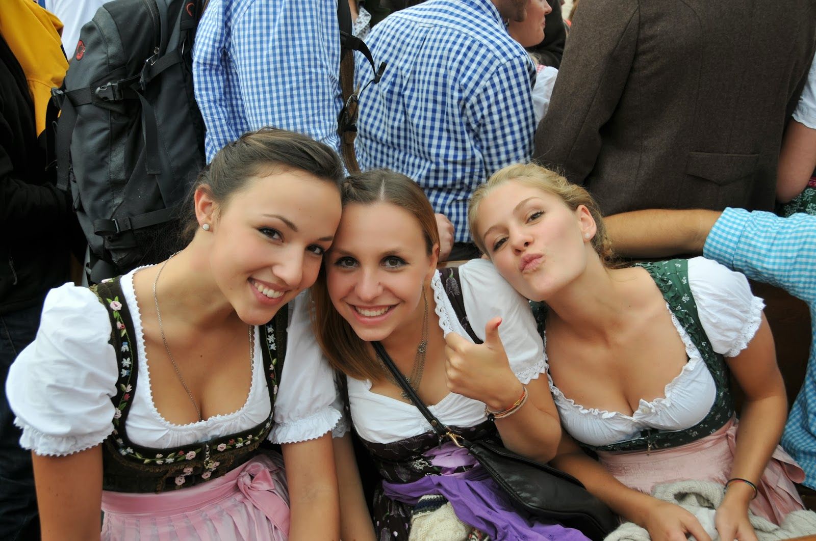 Thumbs up | Scrolller