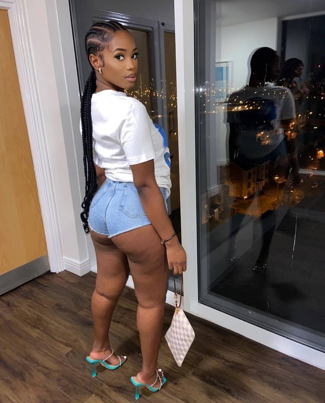 Diva Domingos | Scrolller