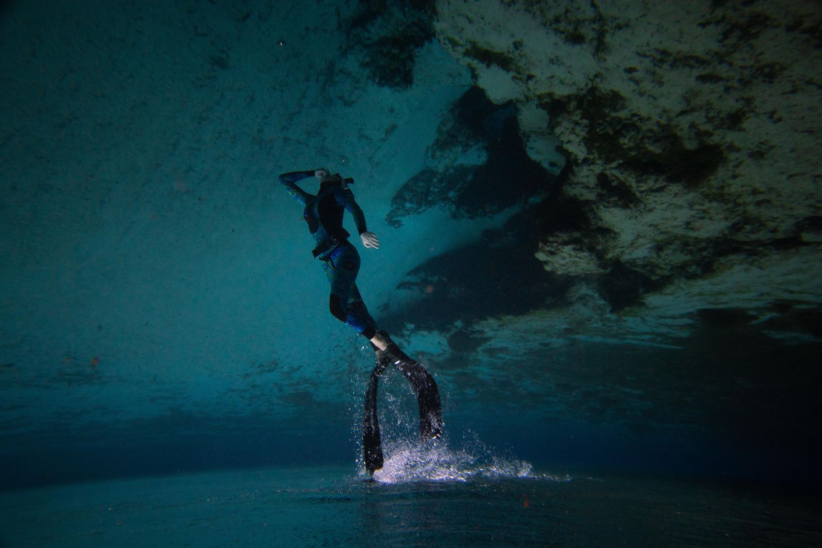 Diving with my gf | Scrolller