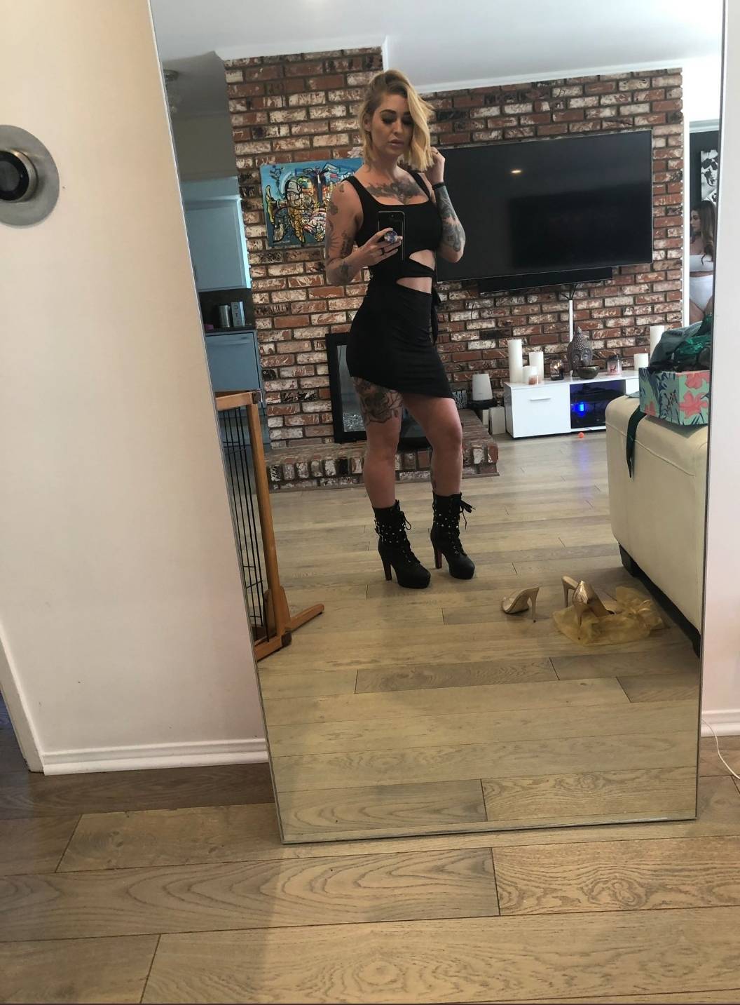 DMs Welcome | Scrolller