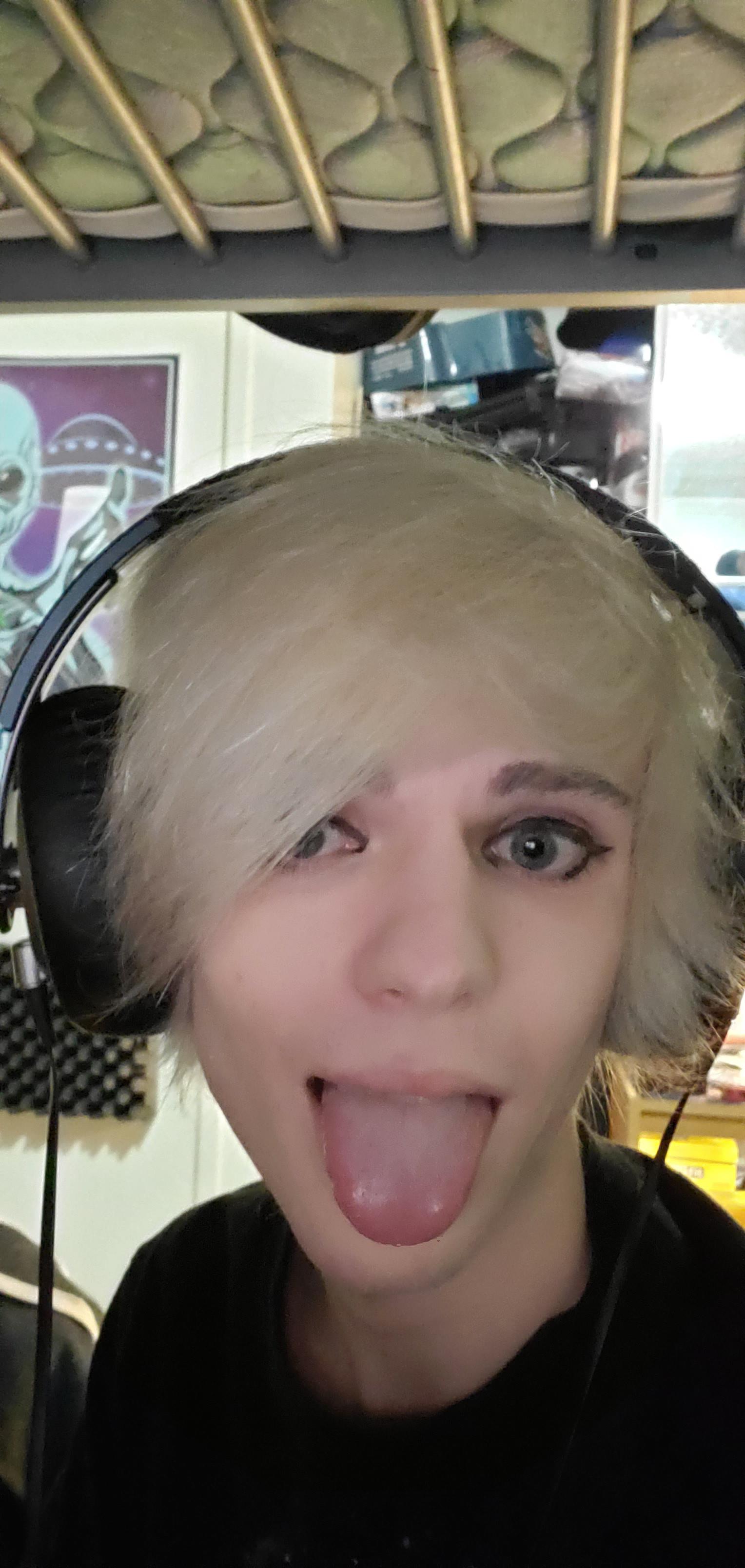 Do I pass as a gamer girl yet? | Scrolller