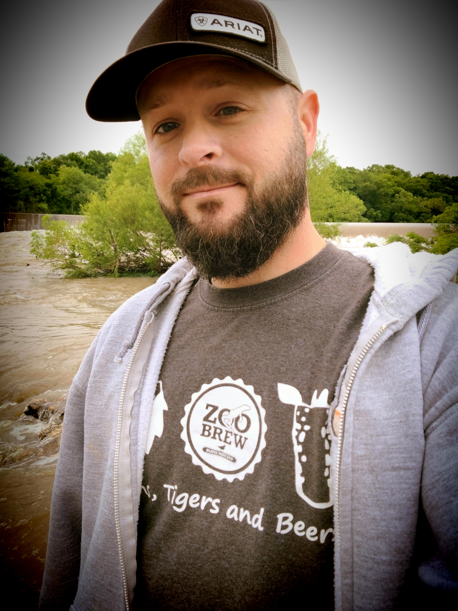 Do y'all like country guys with beards? Not sure if I fit here or not. | Scrolller