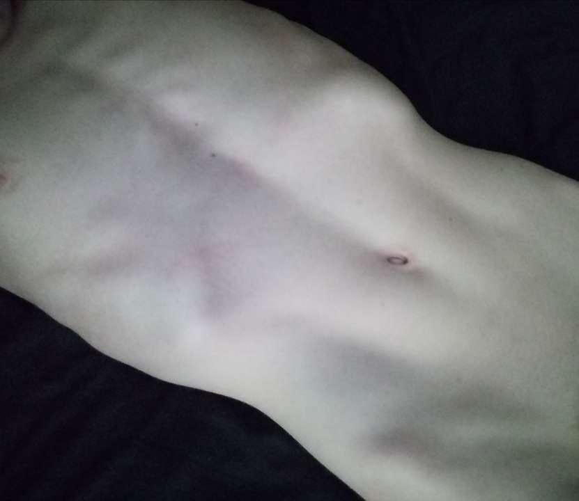 Do you like my belly? | Scrolller