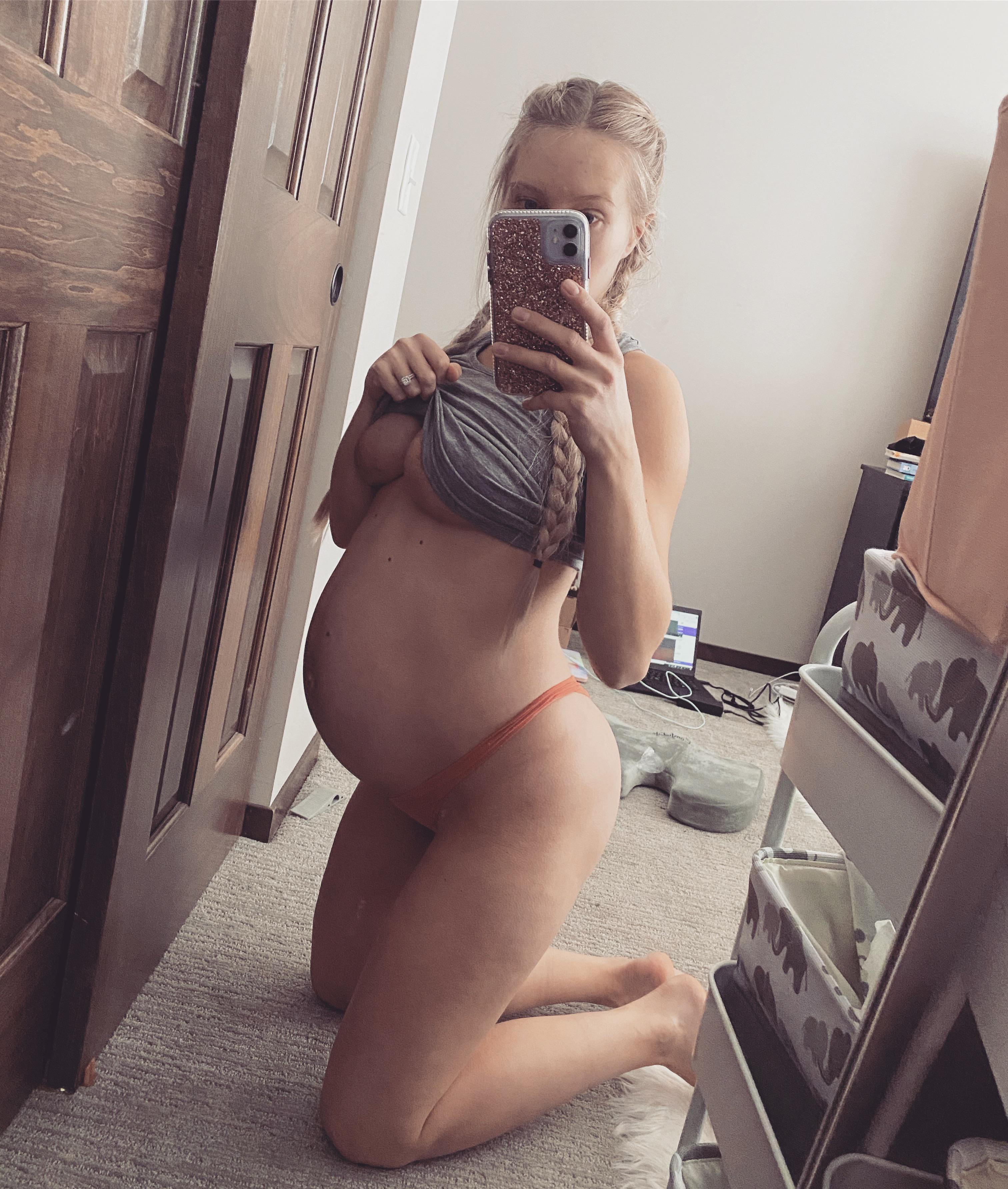 Do you like my bump? | Scrolller