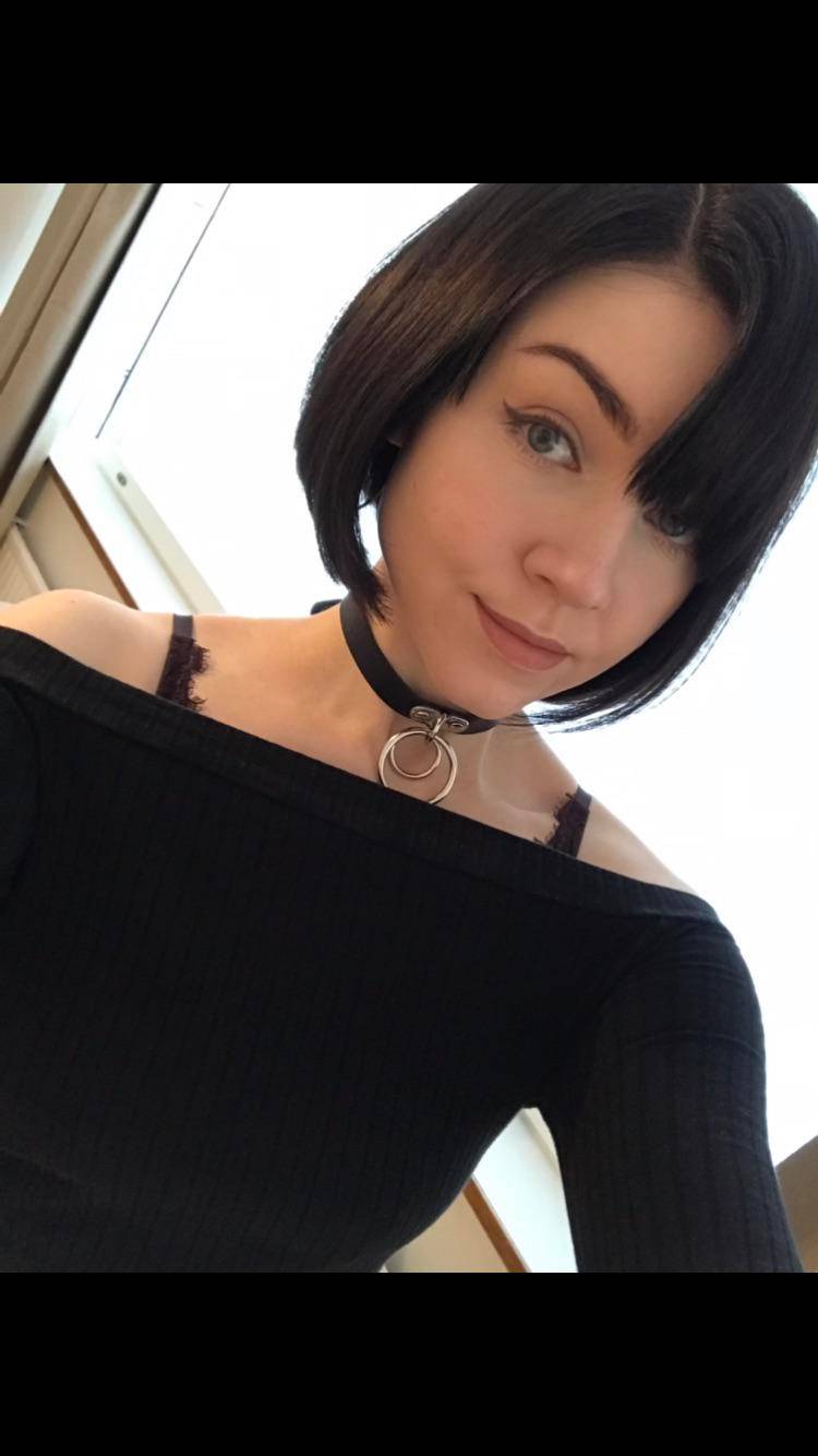 Do you like my choker? | Scrolller