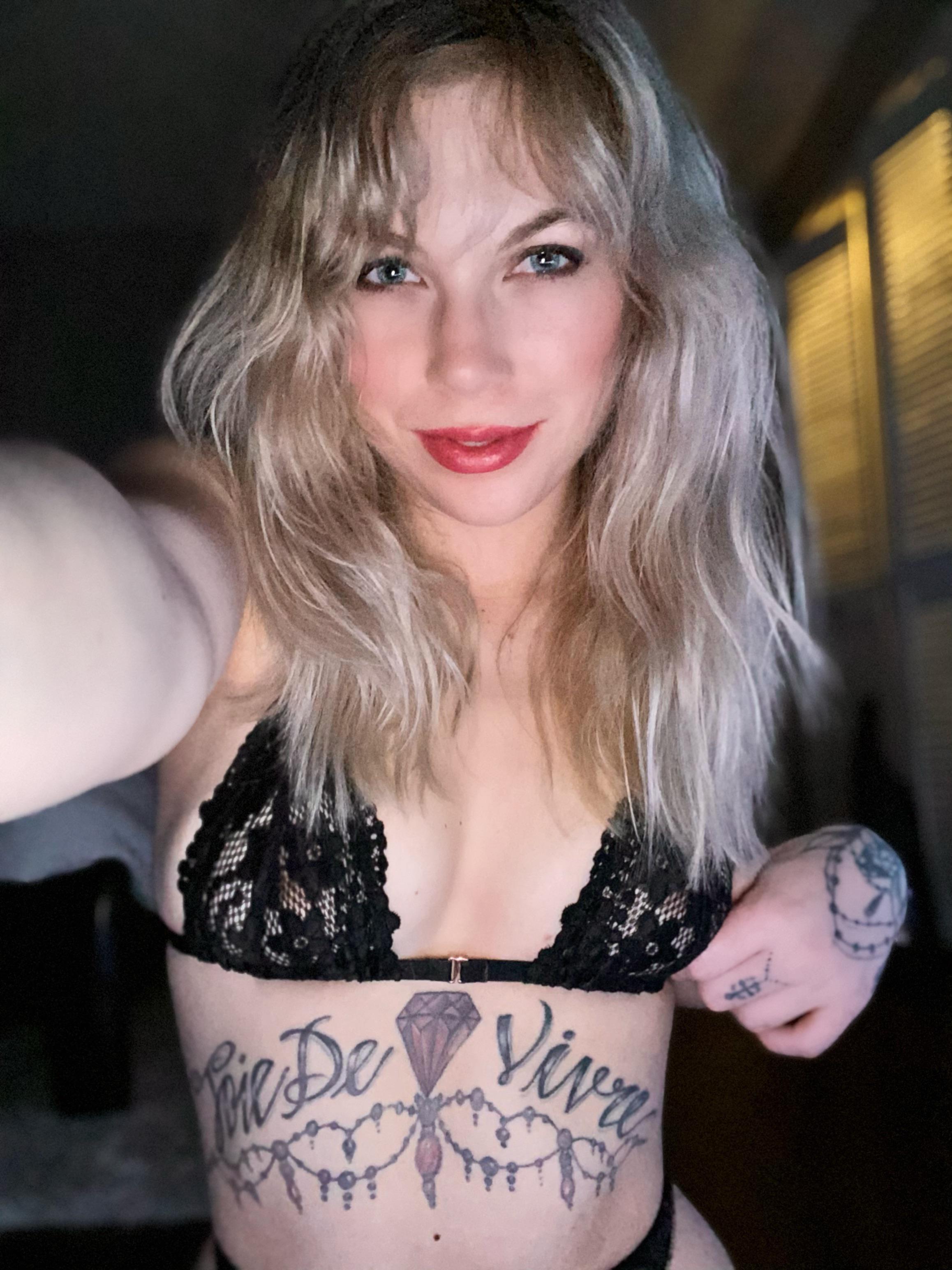 Do you like my new bangs? 🤍 | Scrolller