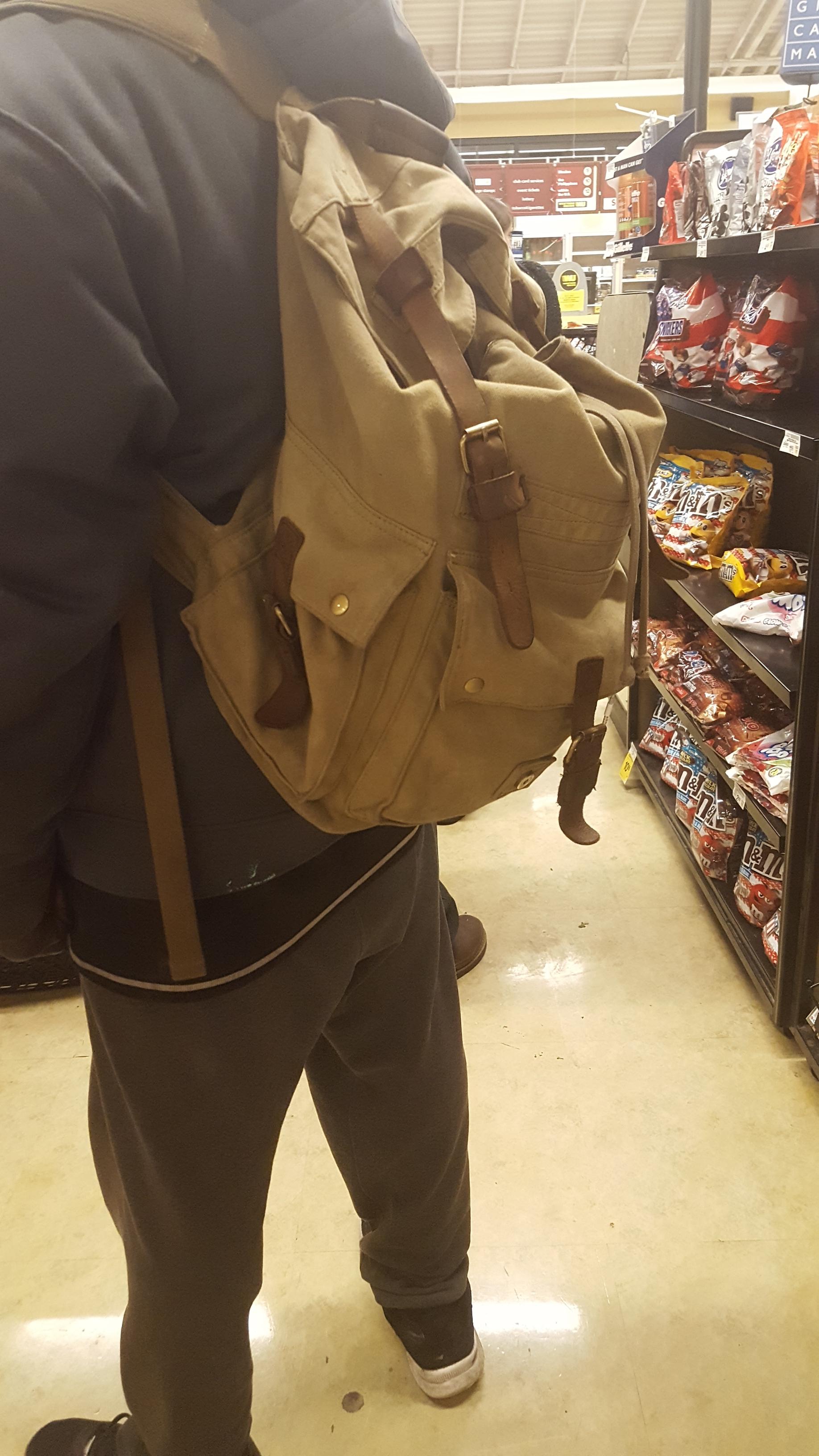 Does anyone know what kind of backpack this is? I really want one just like it.. | Scrolller
