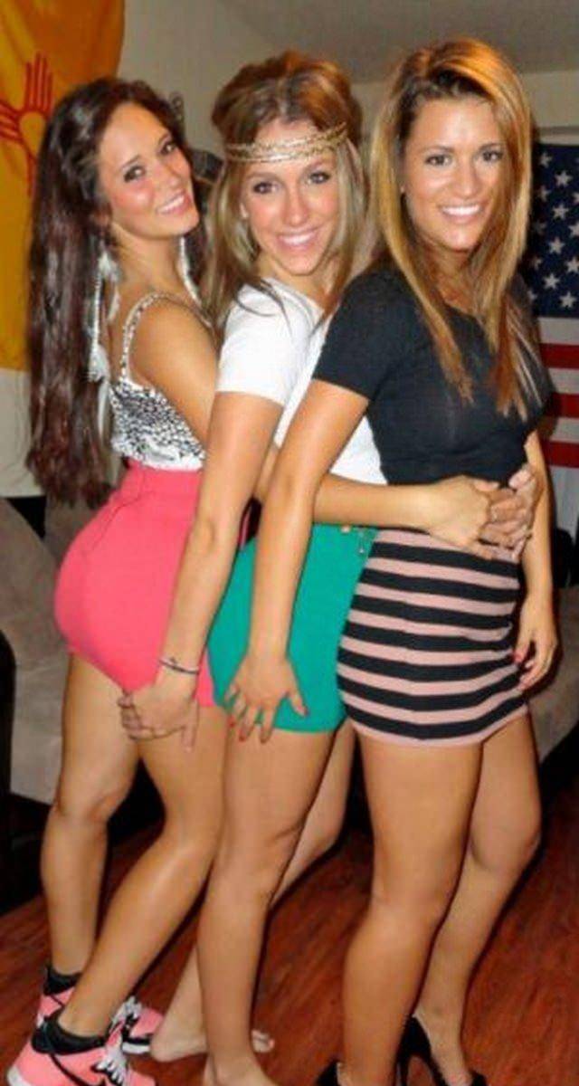 Dorm room pose | Scrolller