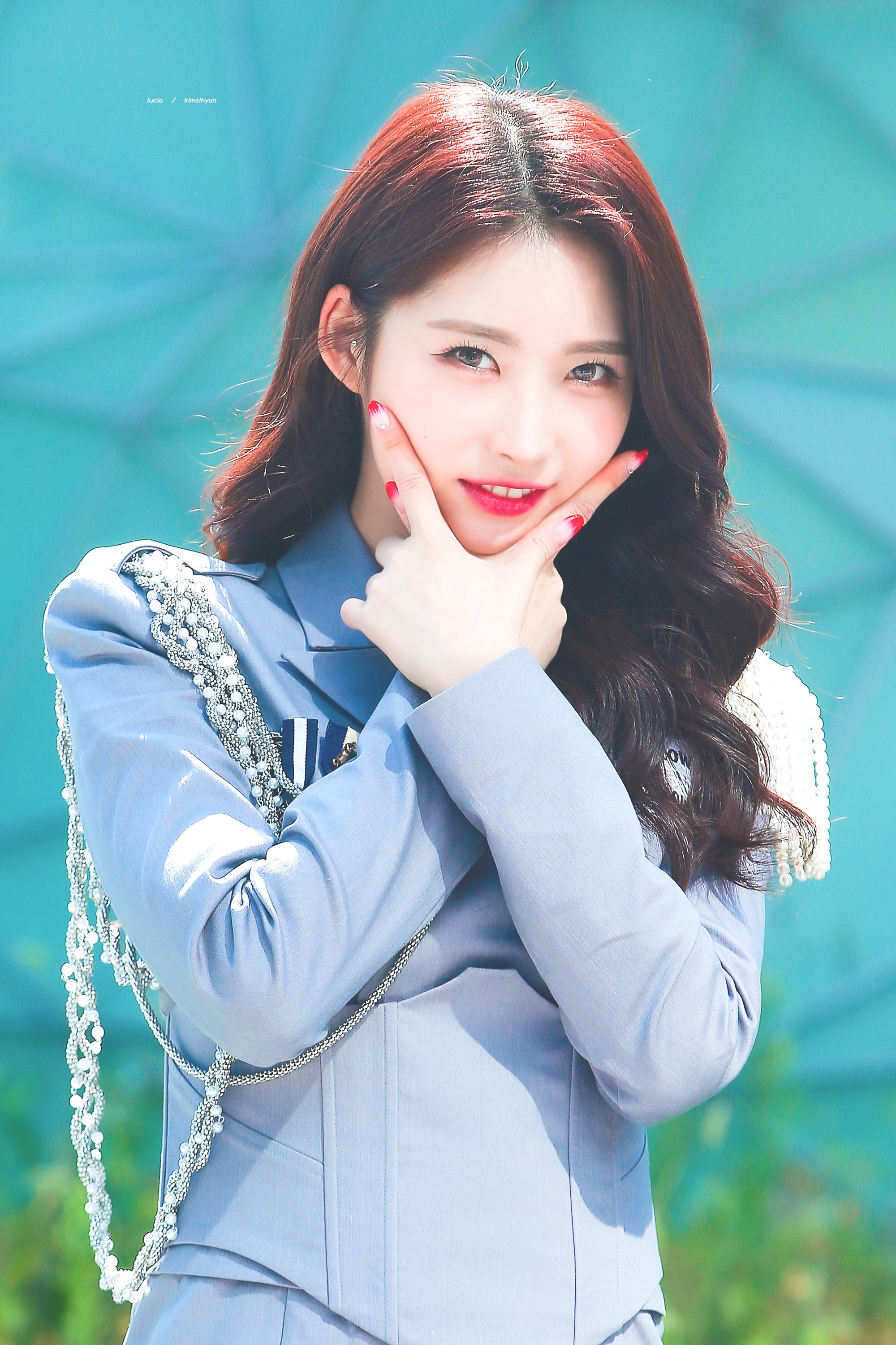 Double-thoughtful Sihyeon 🤔🤔 | Scrolller