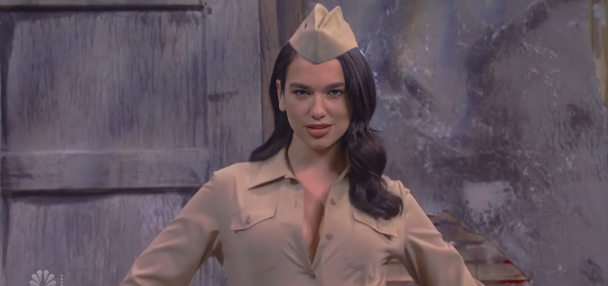 Dua Lipa SNL | Scrolller