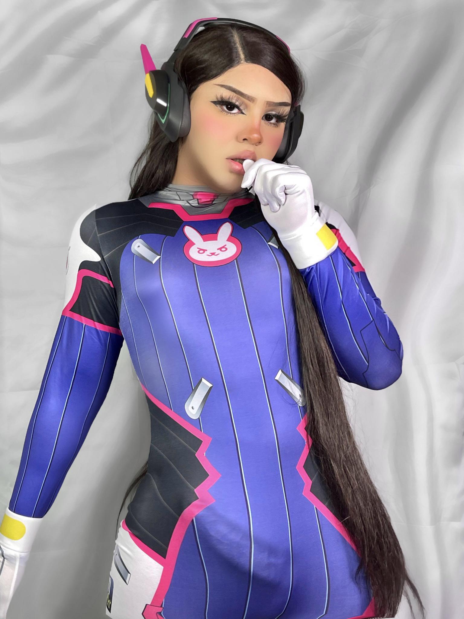 Dva Has A Surprise In Her Suit Scrolller