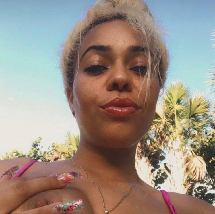 Early morning peekaboo 😛 | Scrolller