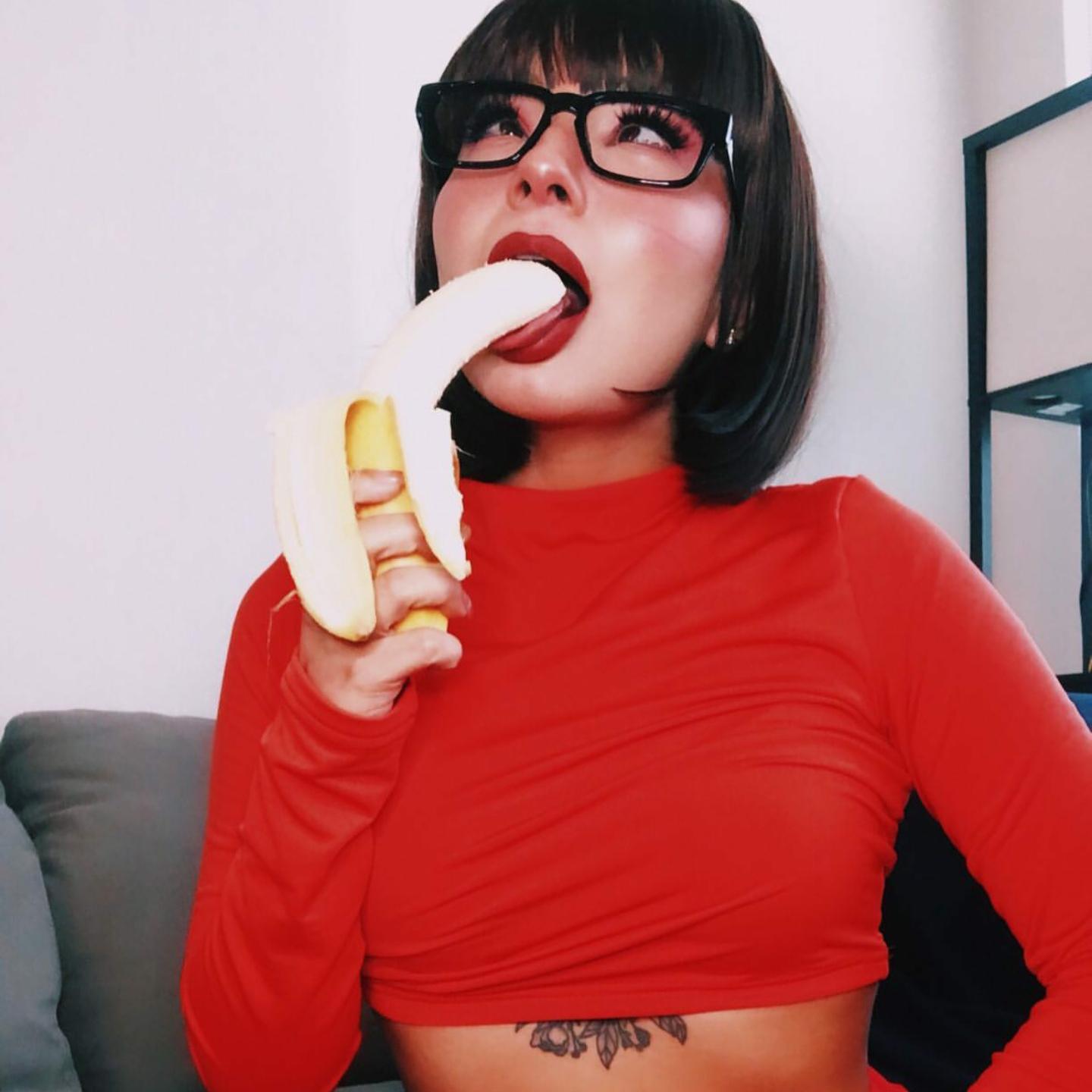 Eat Your Fruits, Bitches | Scrolller