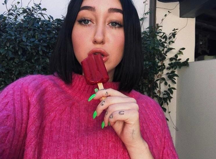 Eating a popsicle | Scrolller