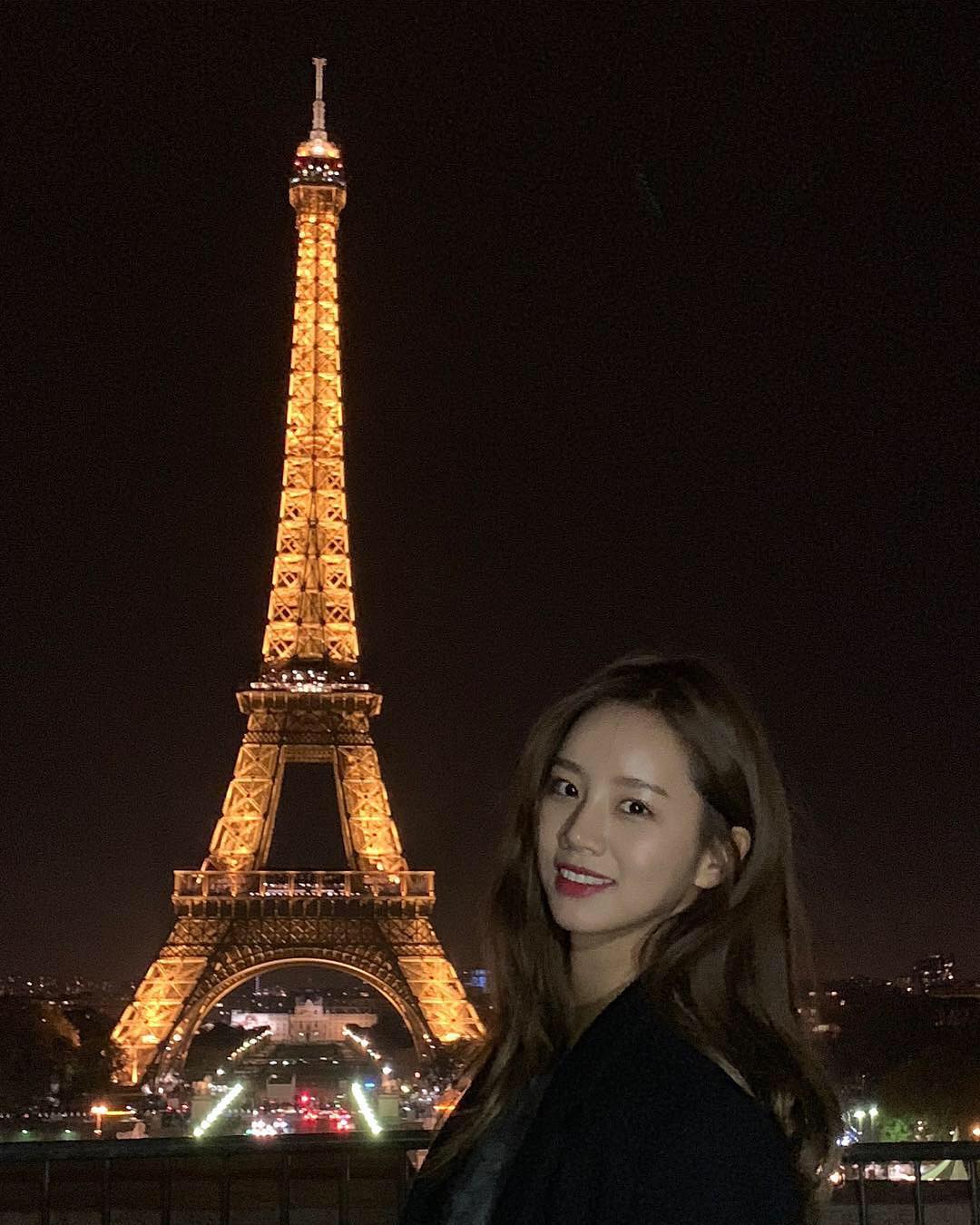 Eiffel Tower | Scrolller