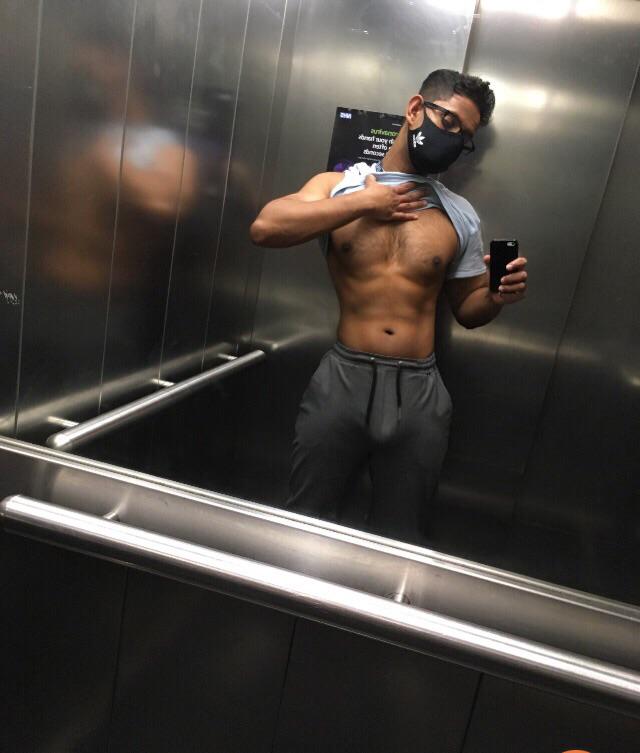 Elevator bulge ⏫ | Scrolller