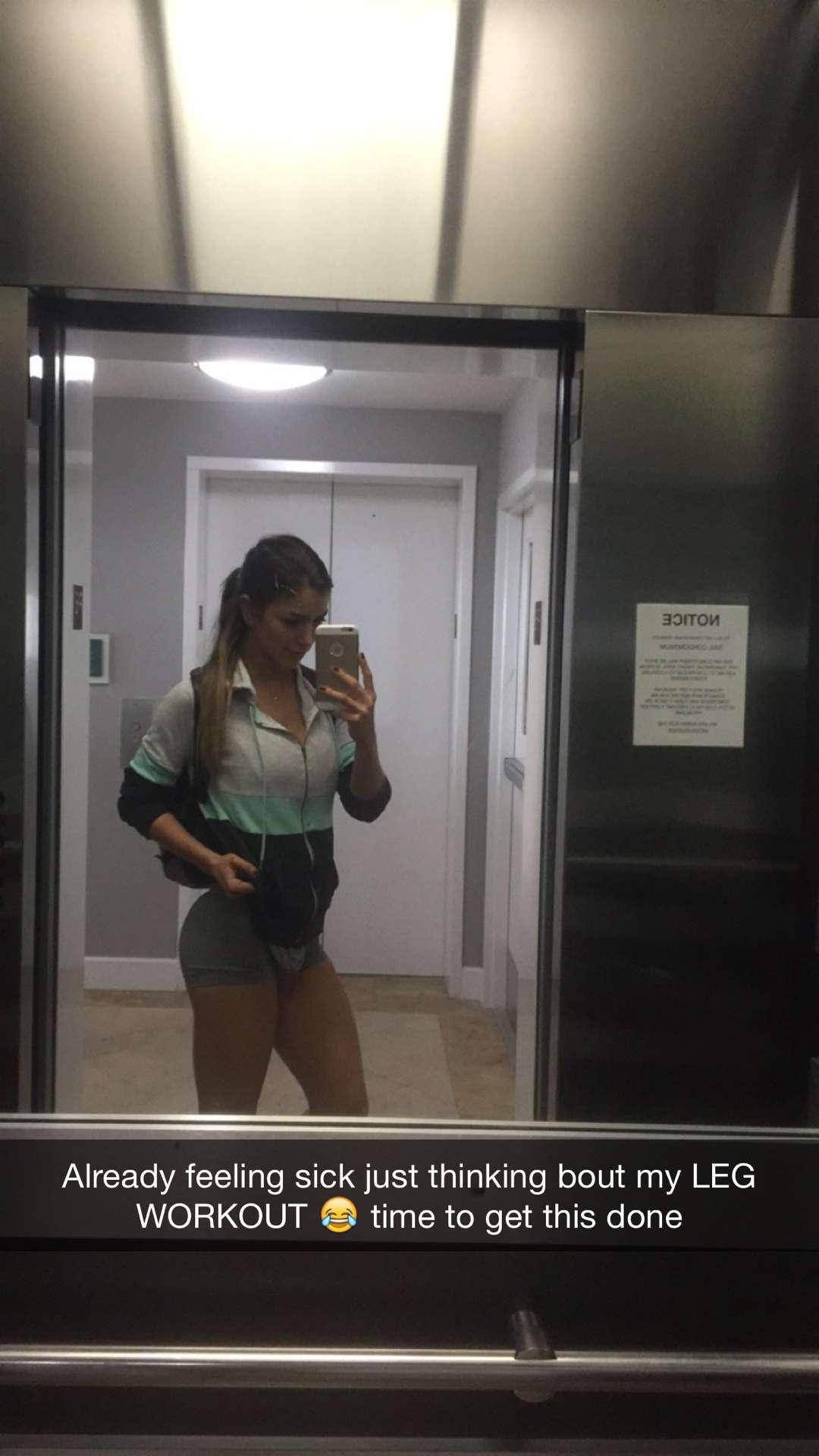 Elevator selfie | Scrolller