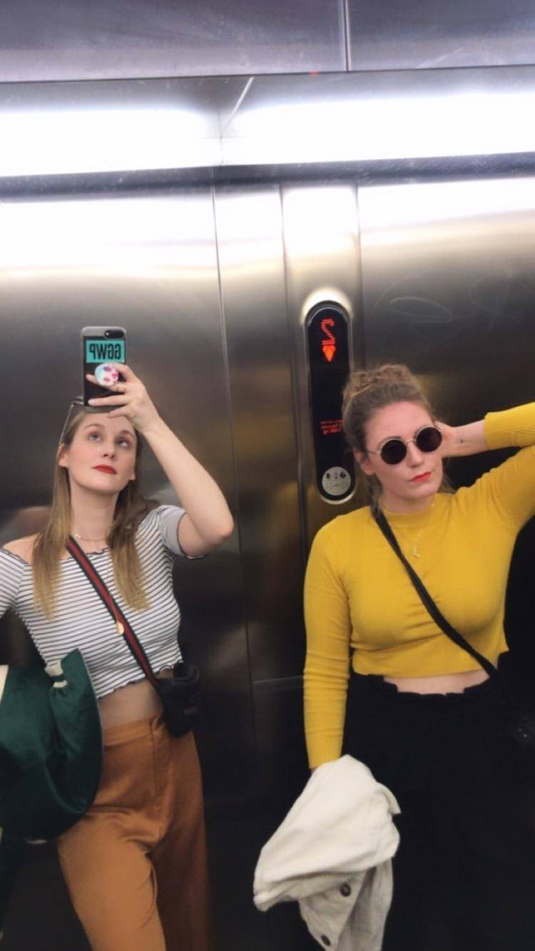 Elevator selfie with her friend | Scrolller
