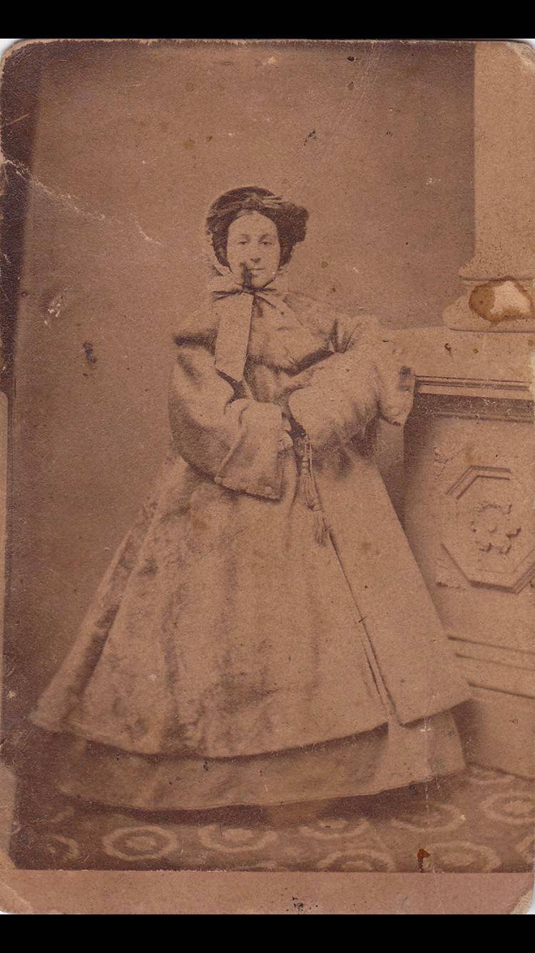 Elizabeth Dowling, Boston, MA, 1860 | Scrolller