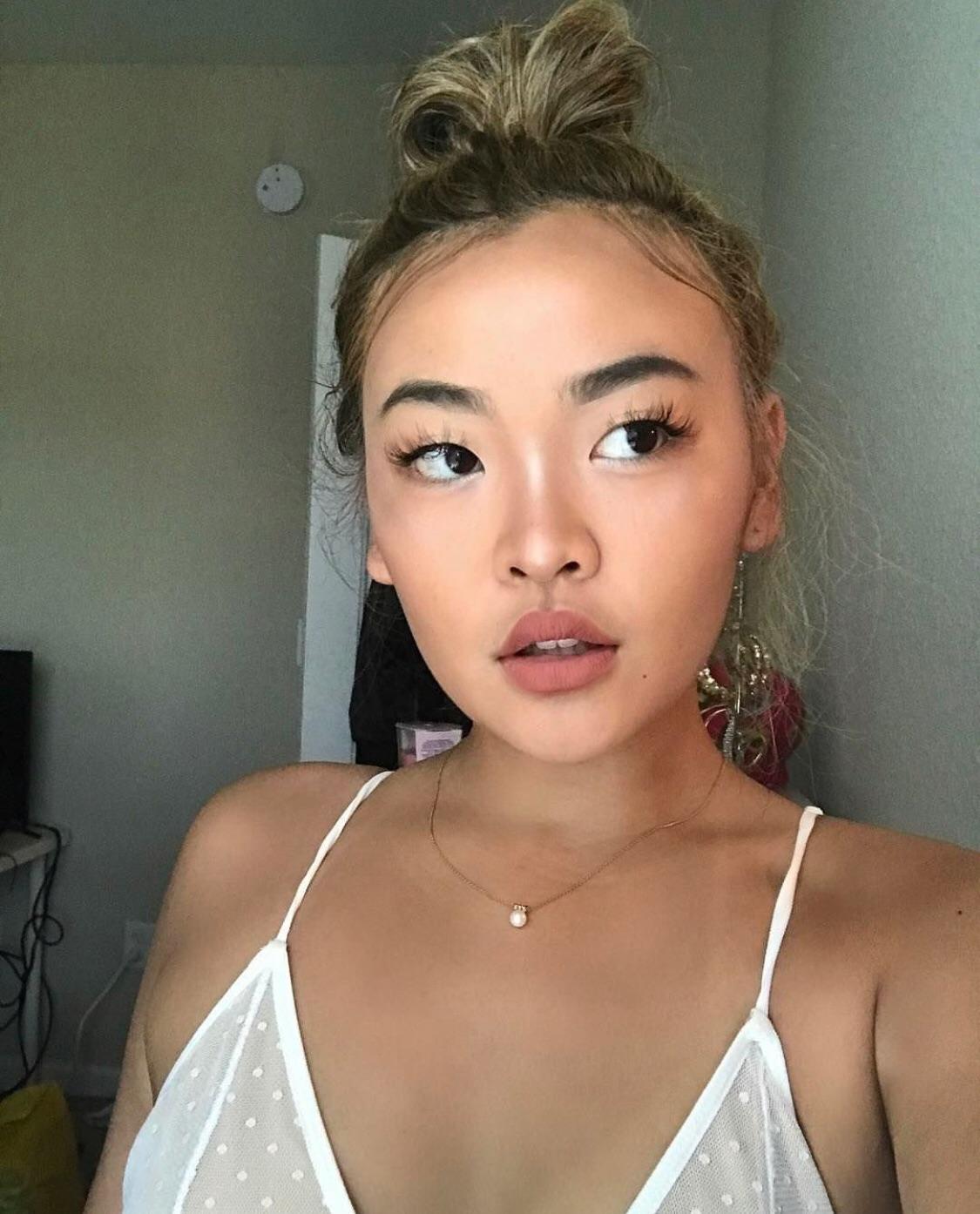 Emily Wang | Scrolller