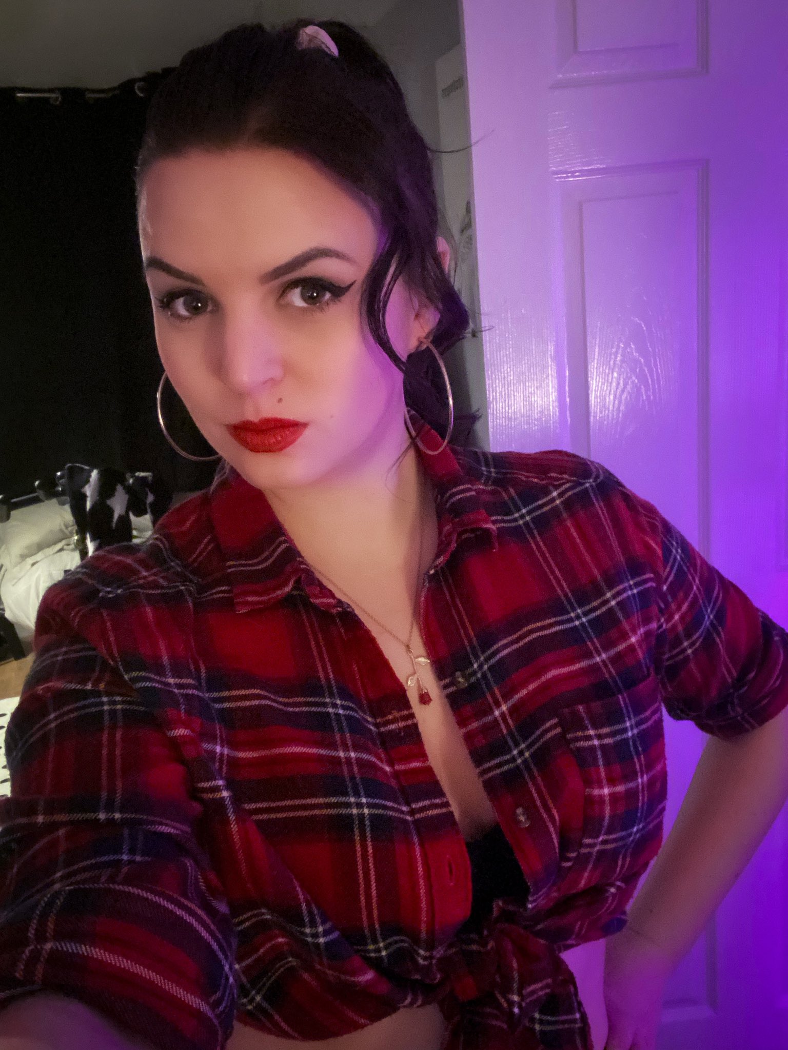 Emma Blackery was literally the first female YouTuber I ever watched | Scrolller