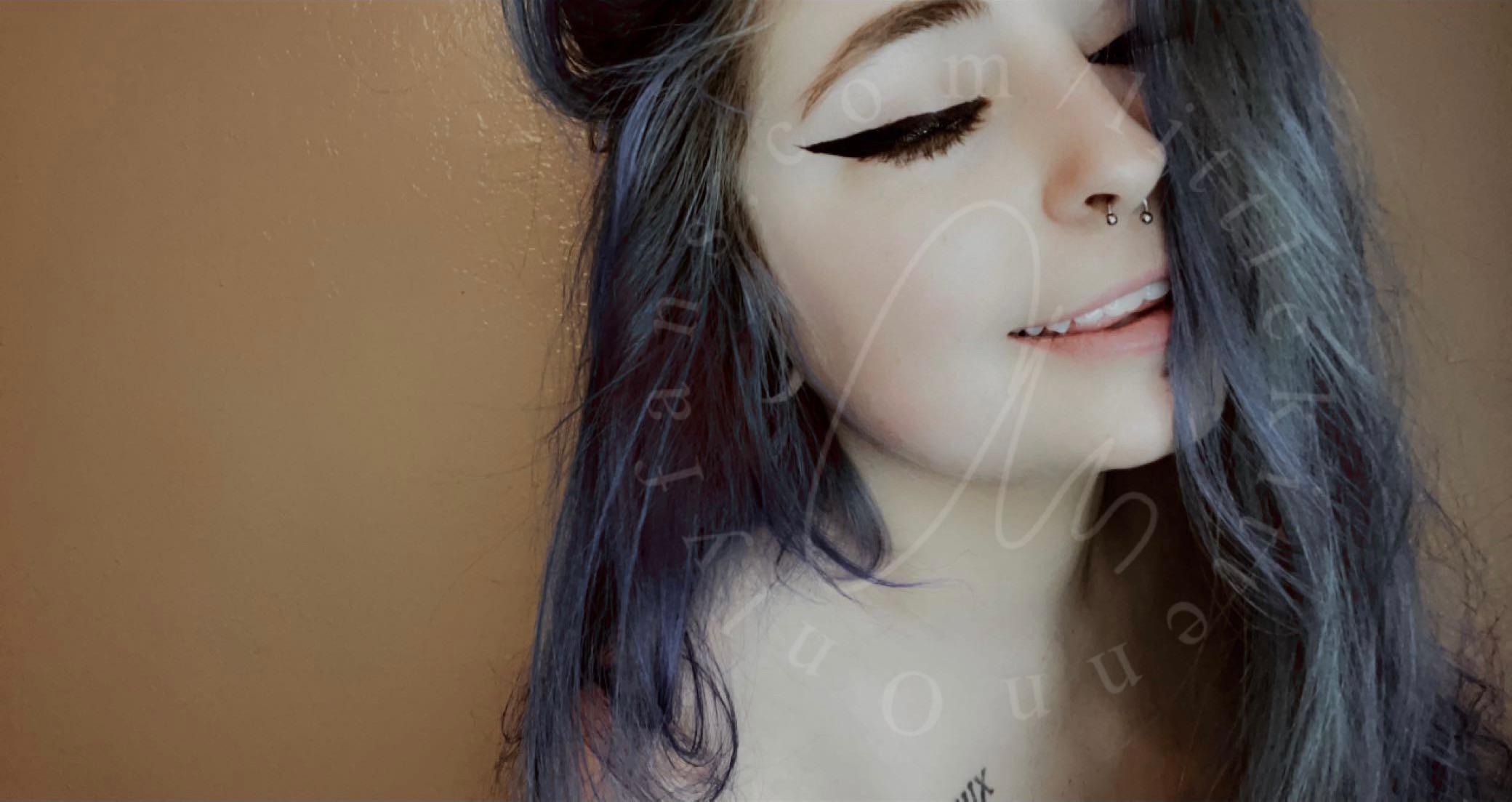 🖤emo babe with free onlyfans - link in comments 🖤 | Scrolller