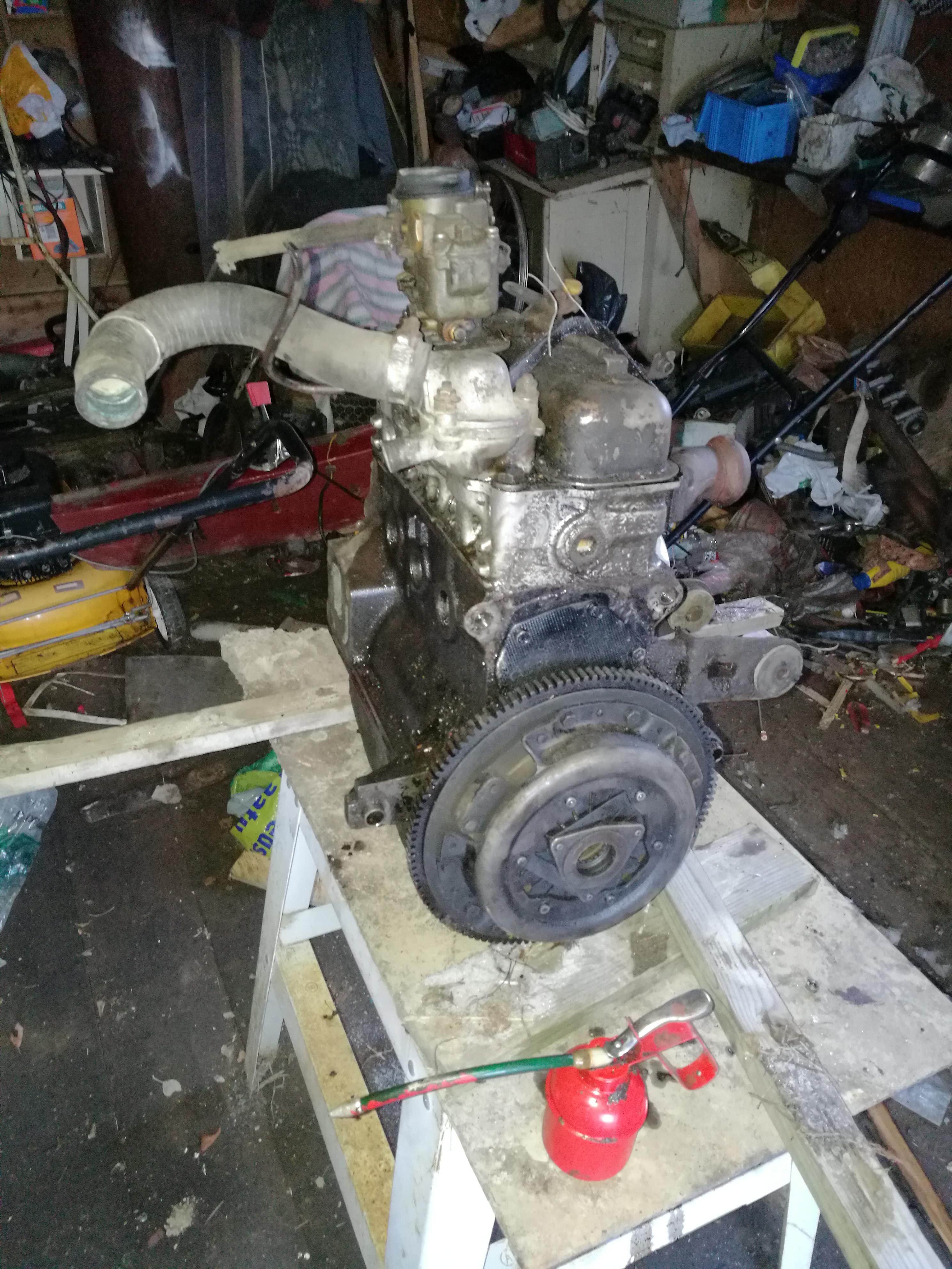 Engine out od the Fiat 850 | Scrolller