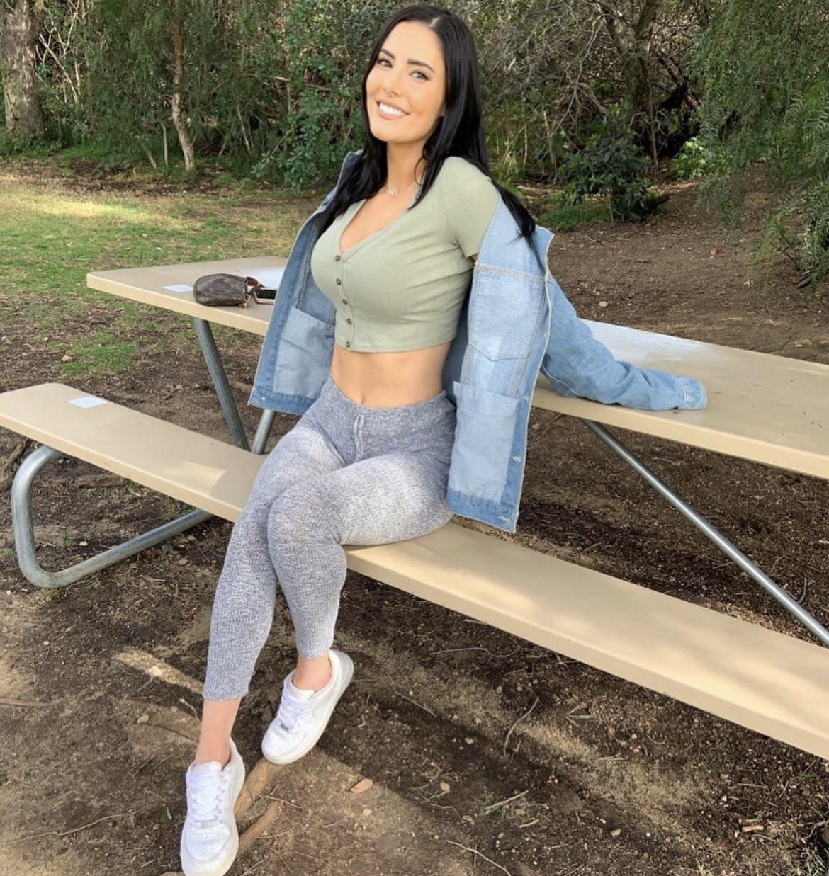 Erin Olash | Scrolller