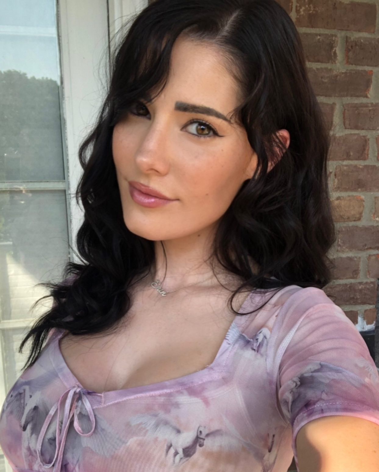 Erin Olash | Scrolller