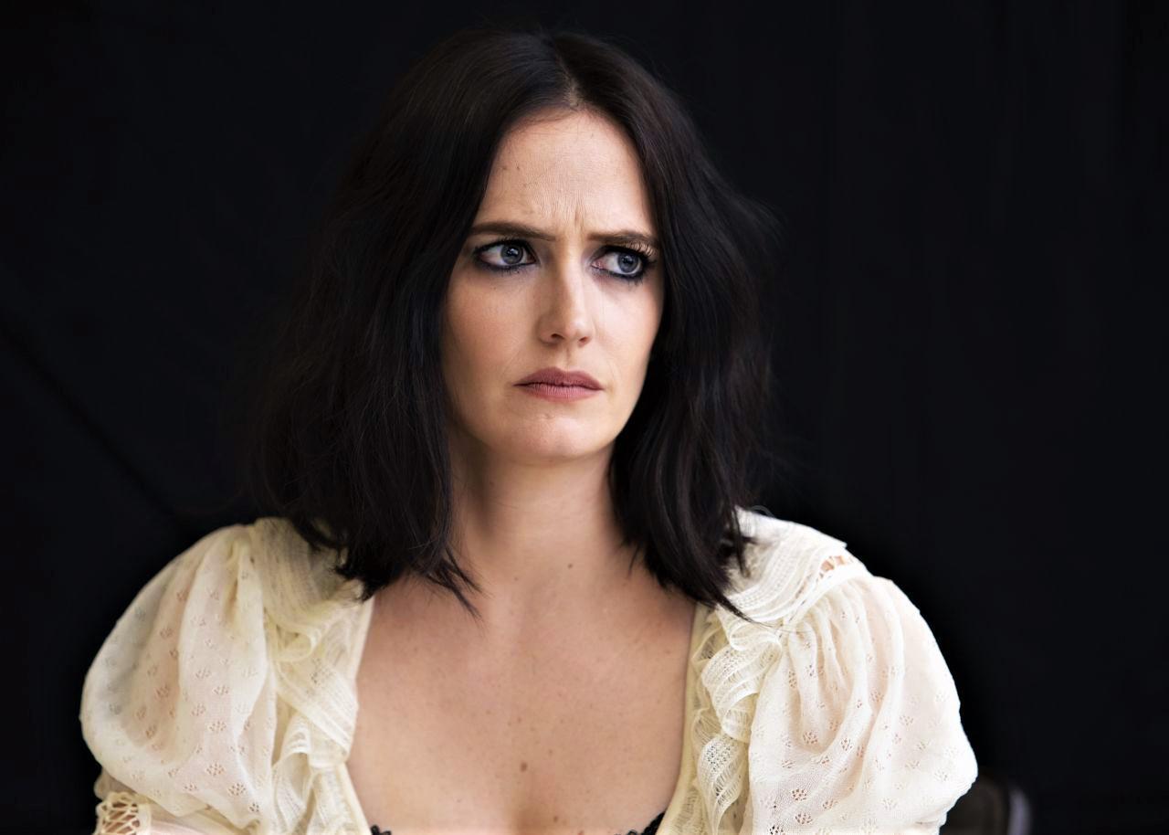 Eva Green | Scrolller