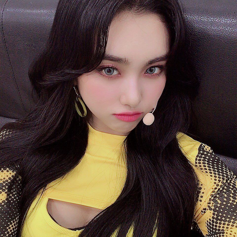 Everglow - Aisha | Scrolller