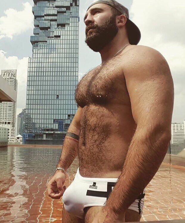 Exploding bulge | Scrolller