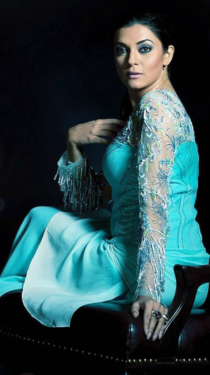 Exquisite Milf | Scrolller