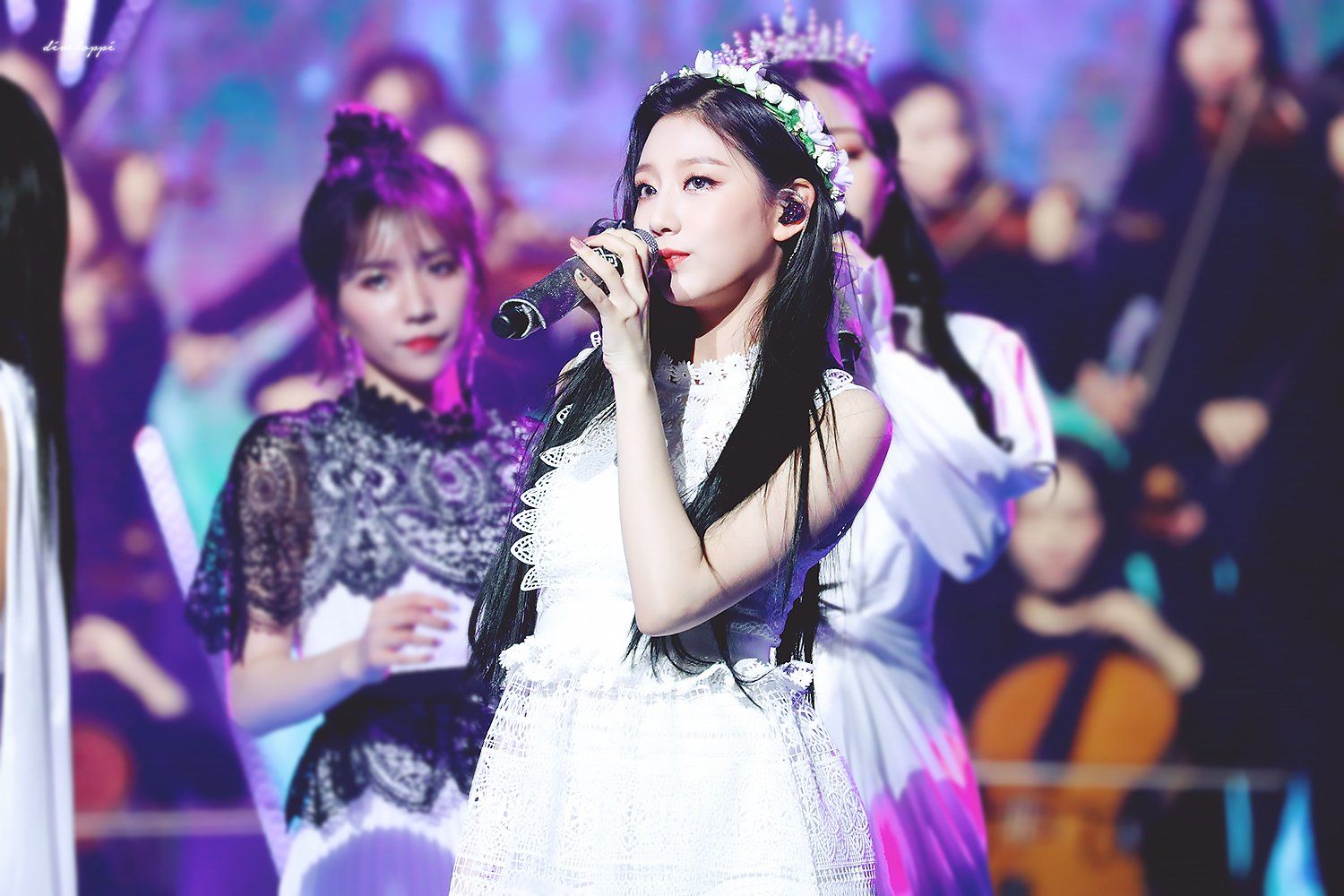 Exquisite Yein | Scrolller
