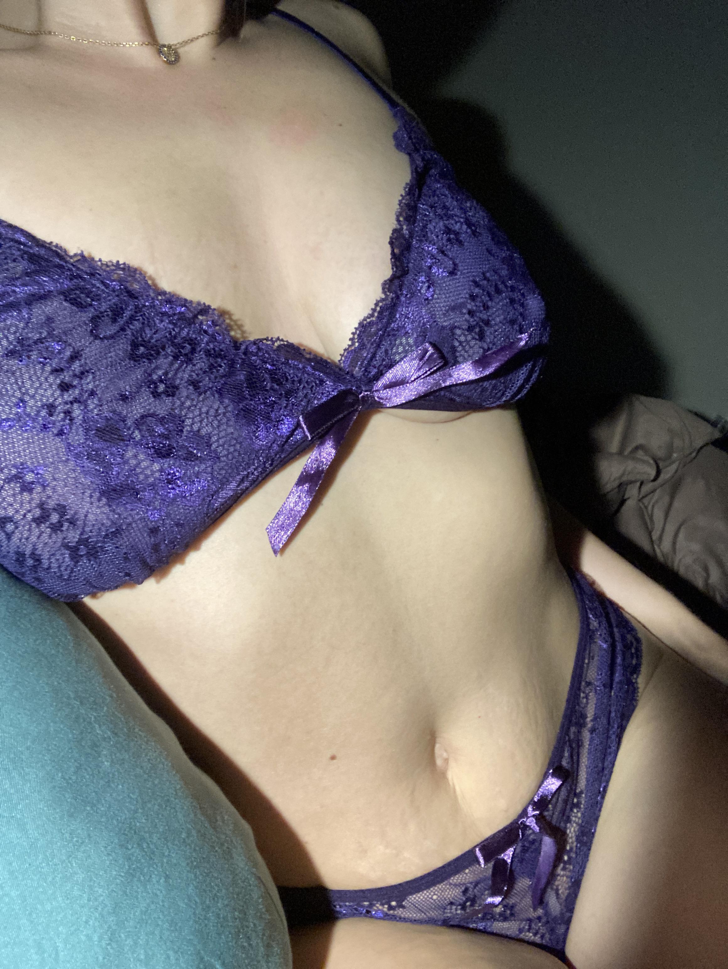 [F]eeling bored and lonely tonight. Do you like my PJs? | Scrolller