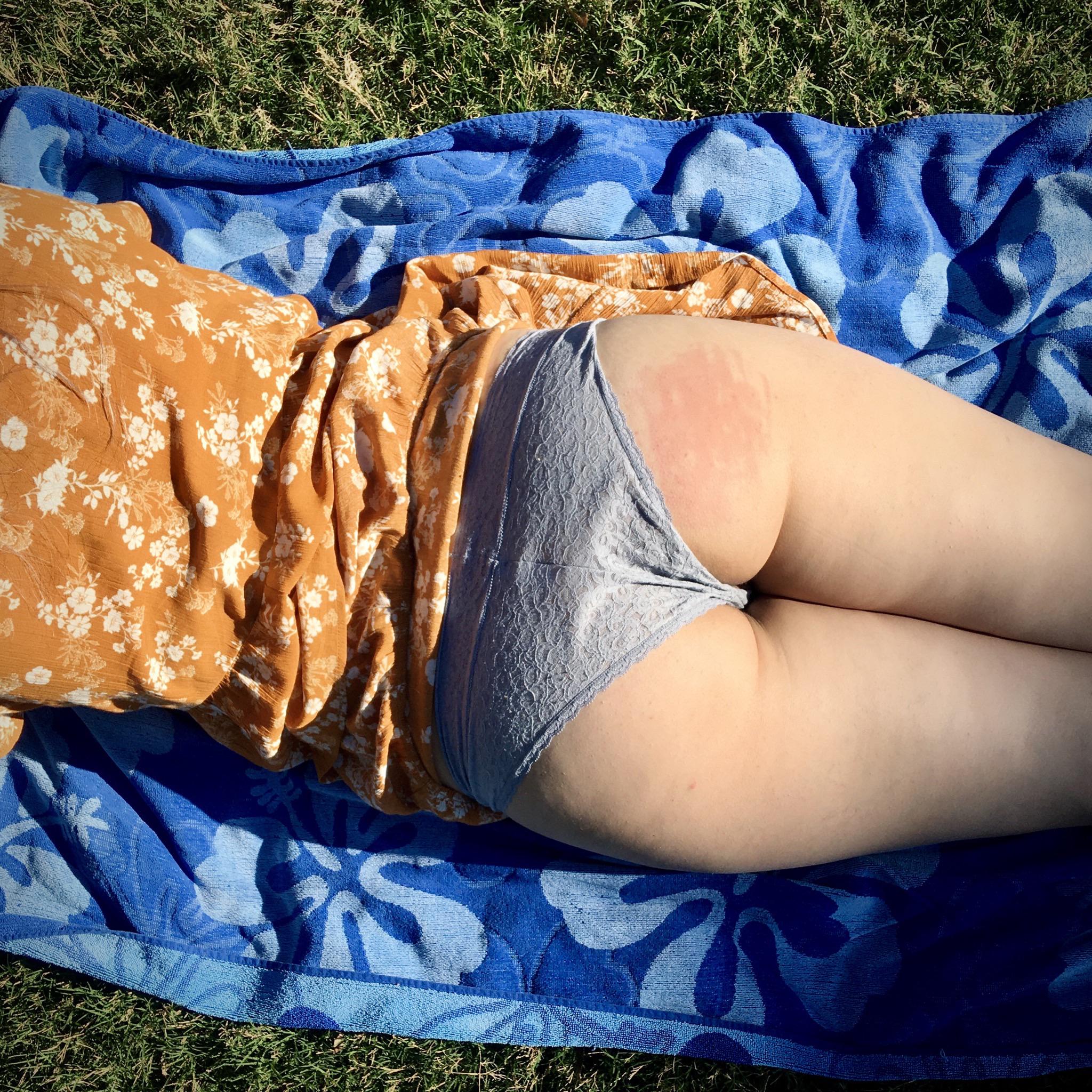 [f]elt like wearing a handprint. | Scrolller