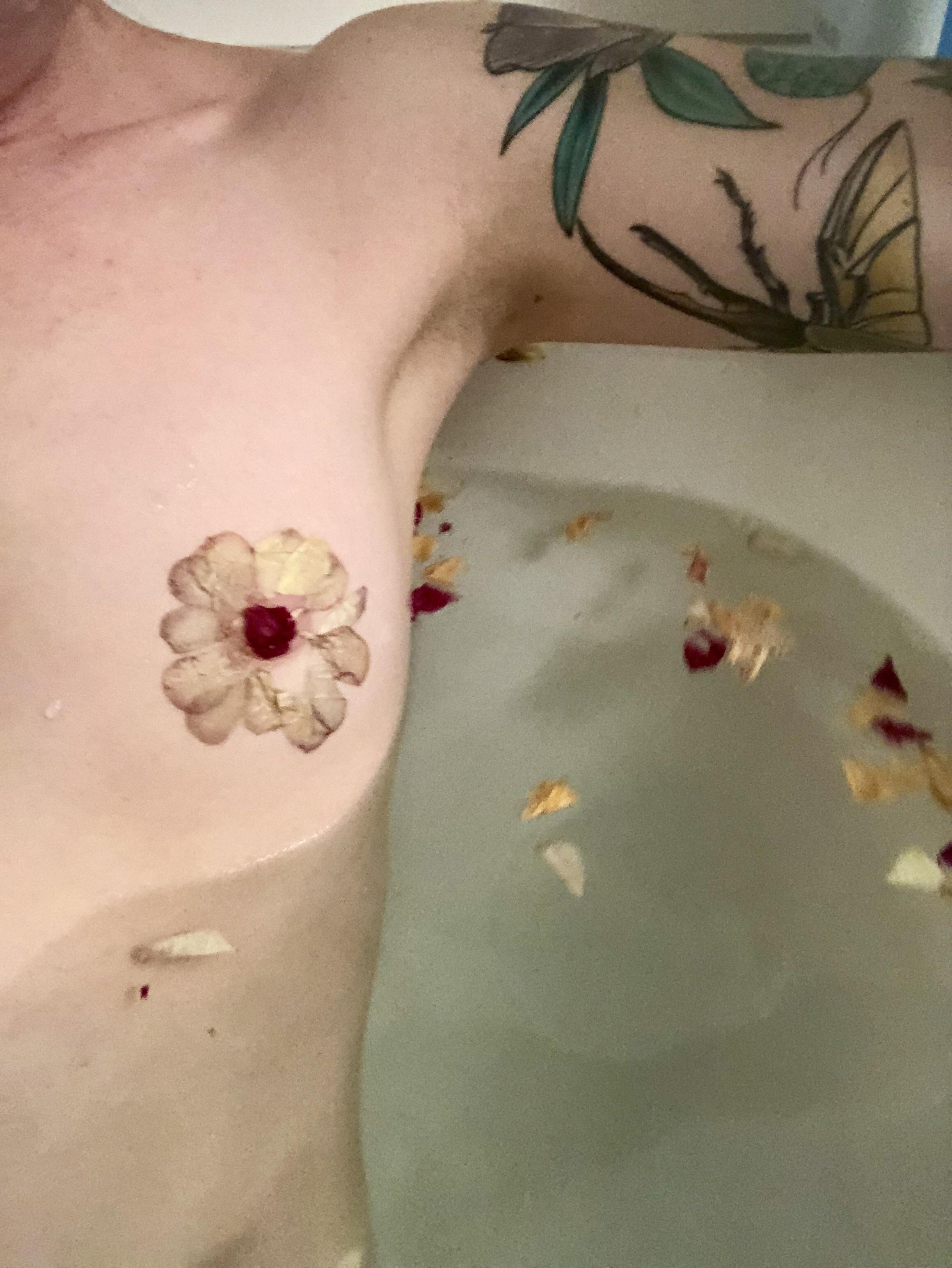 [f]loral censor | Scrolller