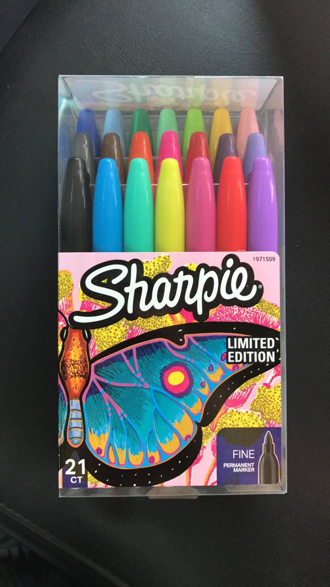 (F)or my first trick - 21 sharpies! | Scrolller