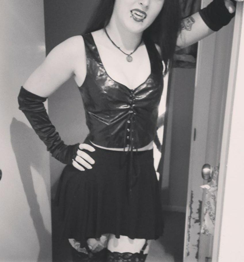 [F] Who is part of the primal play side of bdsm? | Scrolller