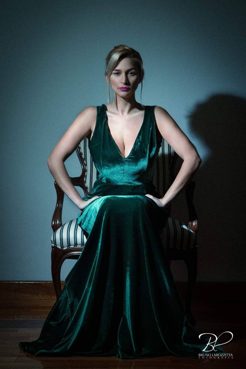 Fancy Giselle | Scrolller