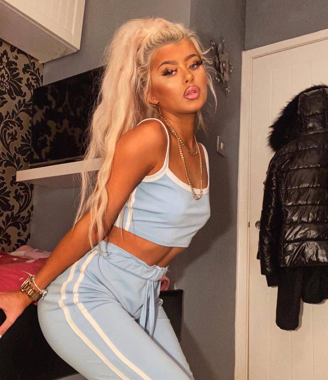 Fantastic and fake | Scrolller