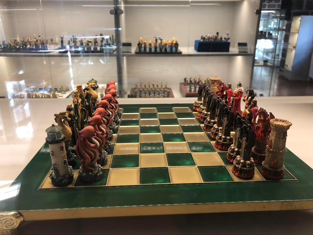 Fantasy Chess Set [iPhone] | Scrolller