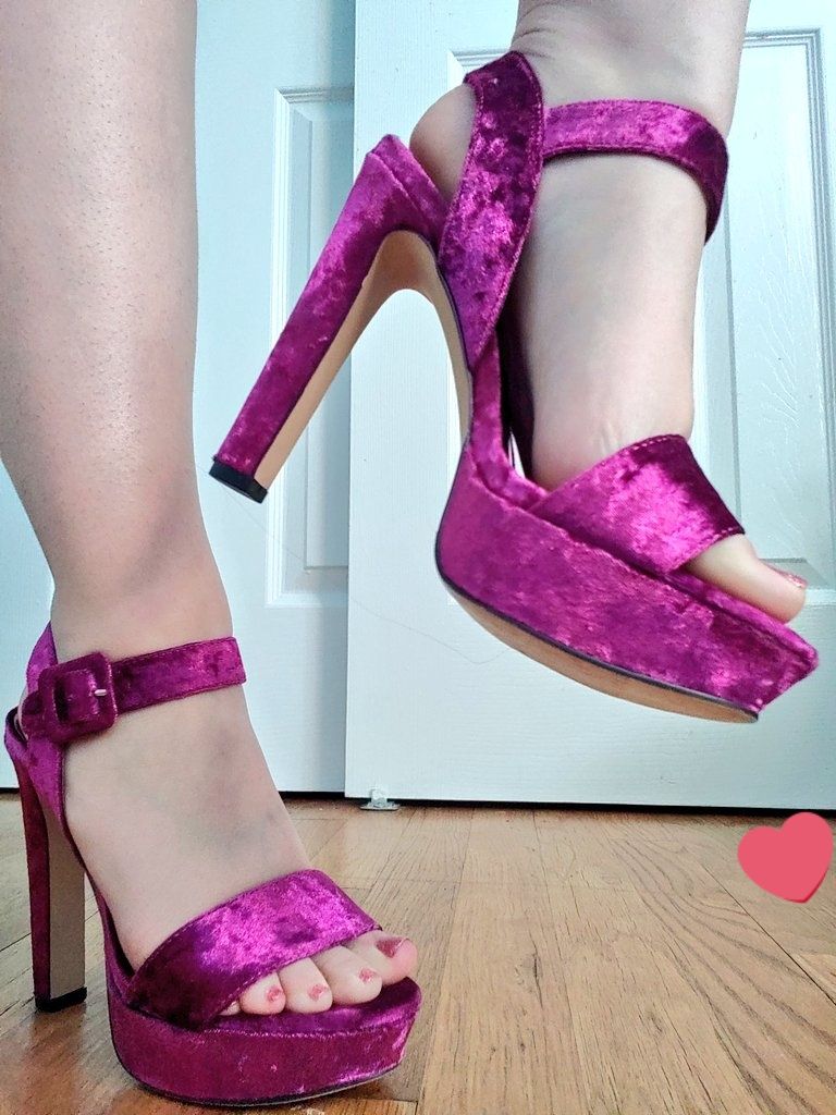 Feeling Bratty 💋 | Scrolller