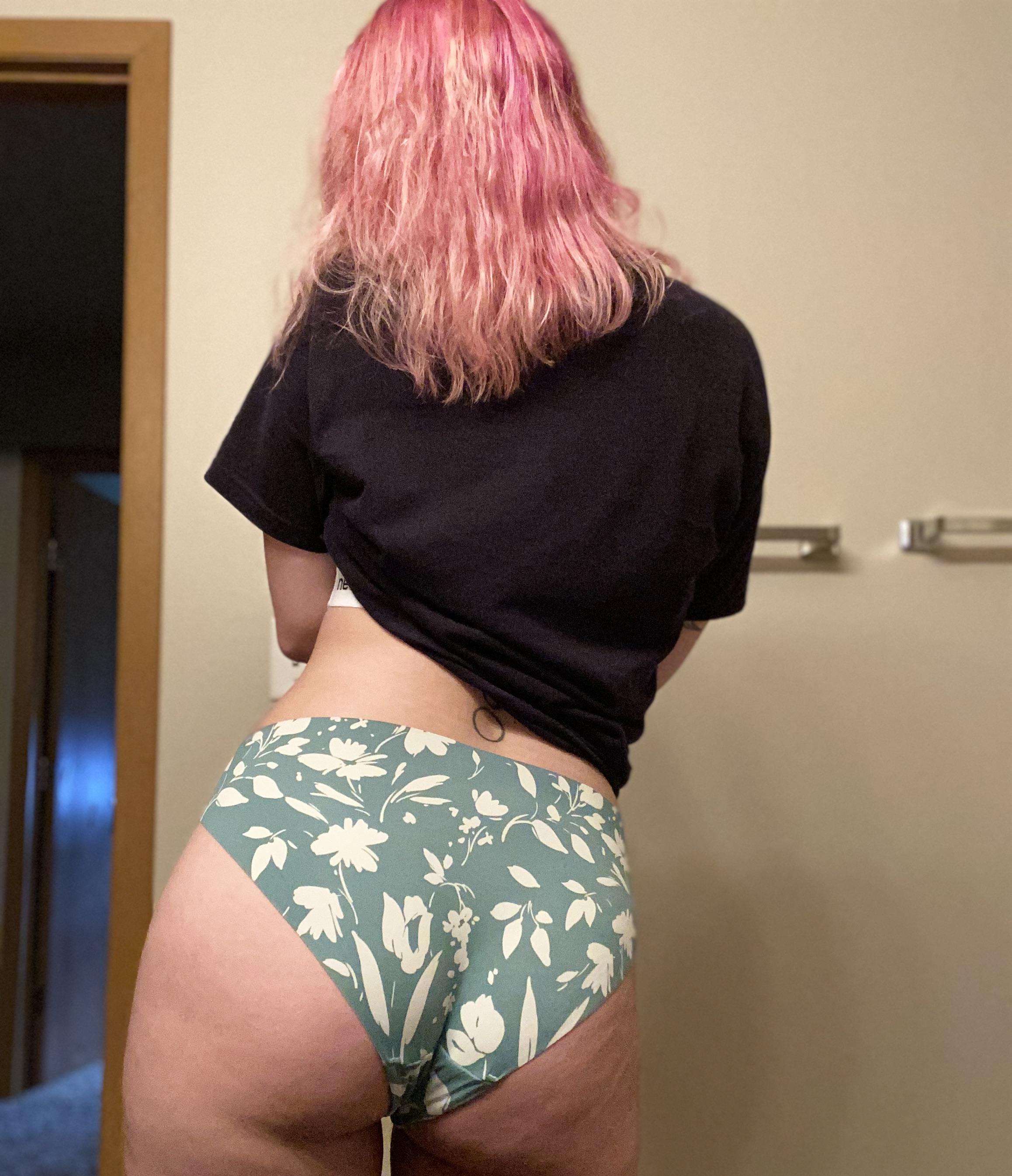 Feeling cheeky 🥰 | Scrolller