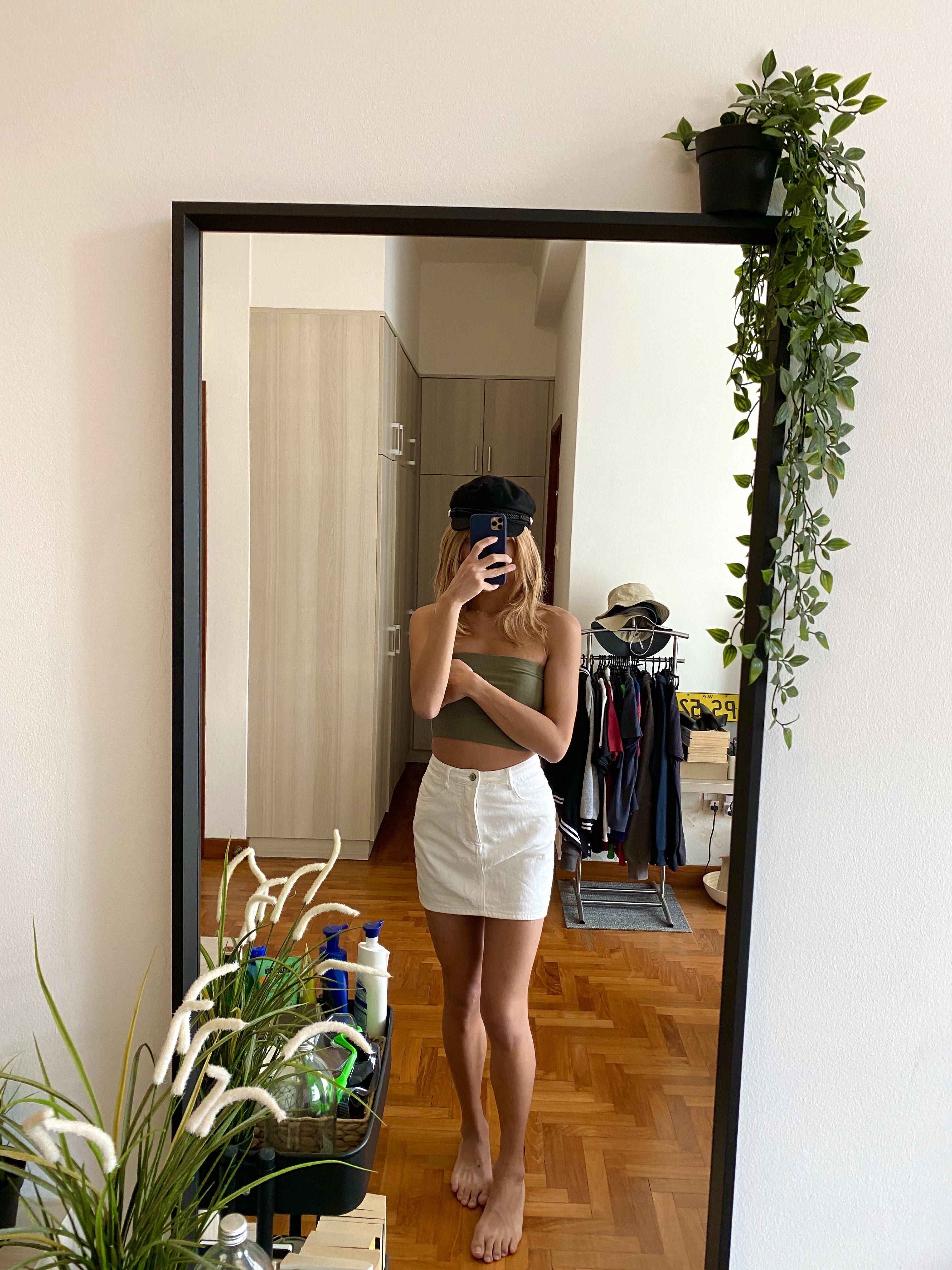 feeling cute, might delete later | Scrolller