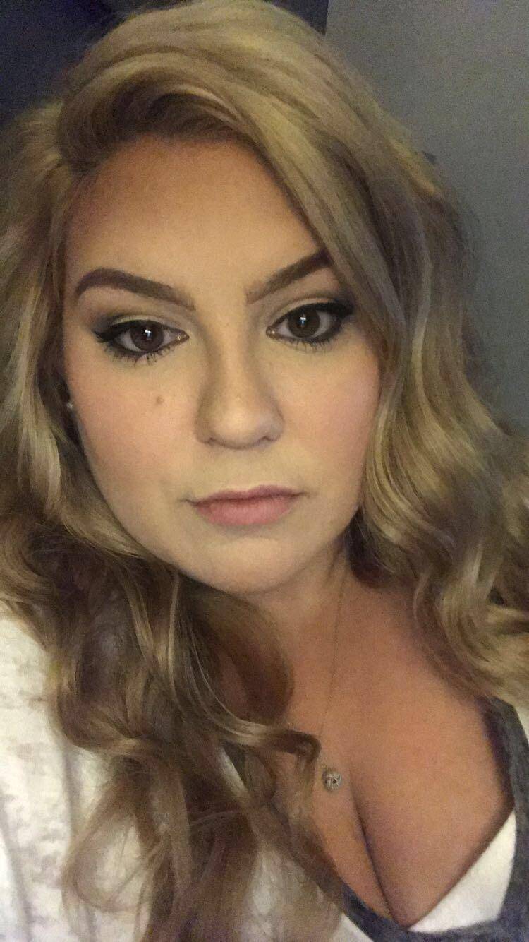 Feeling Lonely 😞 | Scrolller